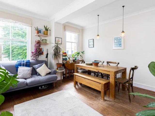 Mildmay Park, London, N1 2 bed flat to rent £3,000 pcm £692 pw