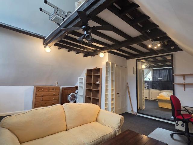 Mildridge Farmhouse,Slough,SL3
