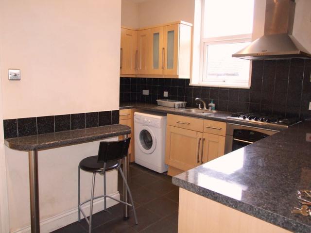 Mile End, E3, 5 Double Bedroom Maisonette