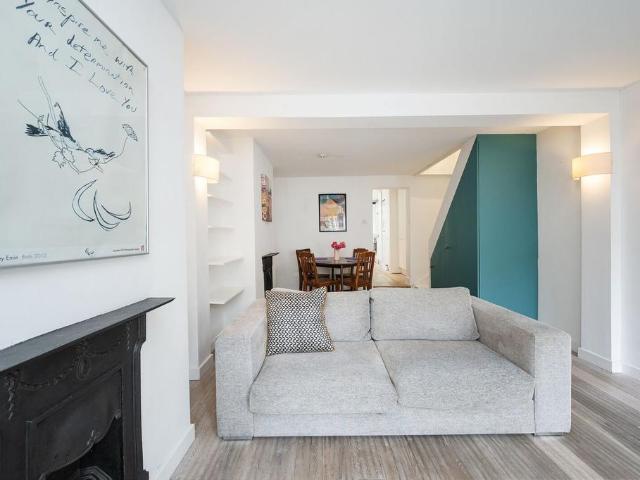Mile End Place, Tower Hamlets. 2 bed terraced house to rent £3,500 pcm £808 pw