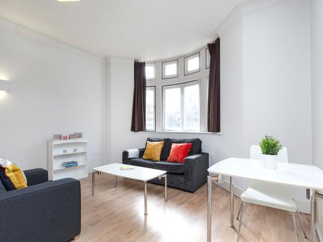 Mile End Road, Albion Court E1, 1 bed flat to rent, £1,850 pcm | PrimeLocation