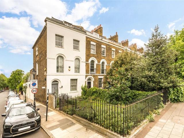 Mile End Road, Bow, London, E3 2 bed flat to rent £3,400 pcm £785 pw