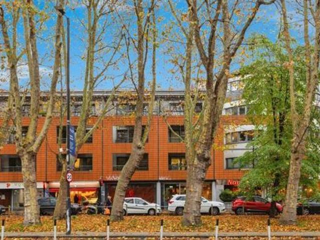 Mile End Road, London, 2 Bedroom Flat