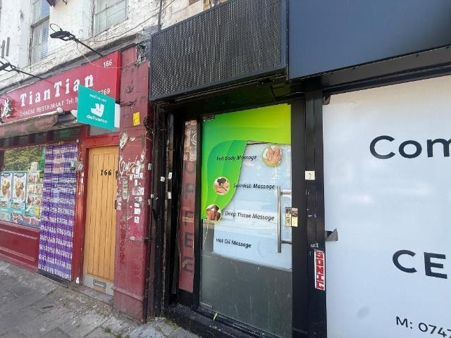 Mile End Road, London E1, 4 bed flat to rent, £2,000 pcm | PrimeLocation