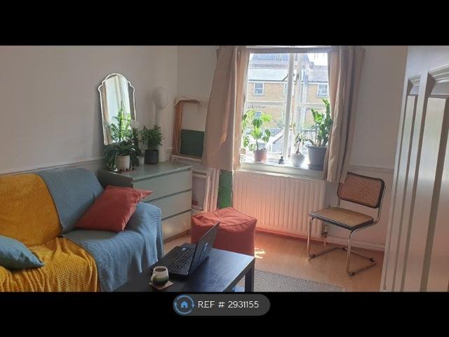 Mile End Road, London E1, 1 bed flat to rent, £1,600 pcm | PrimeLocation