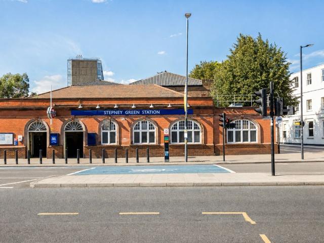 Mile End Road, London E1, 1 bed flat to rent, £1,800 pcm | PrimeLocation