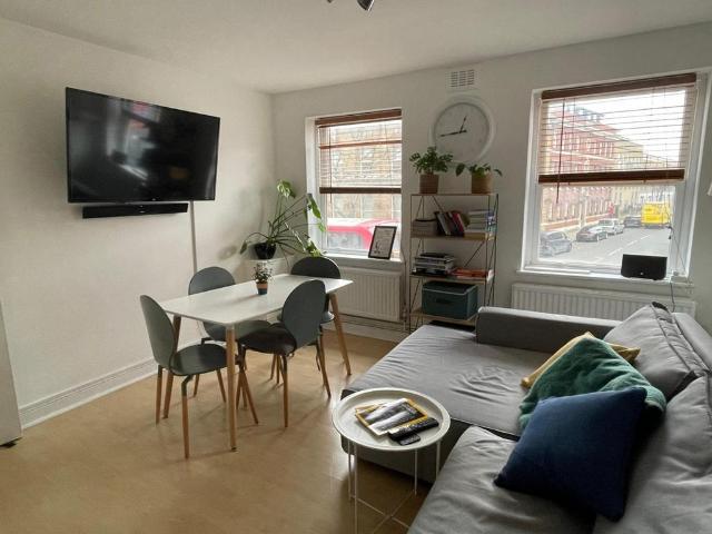 Mile End Road, Stepney Green, London, E1 1 bed flat to rent £1,950 pcm £450 pw
