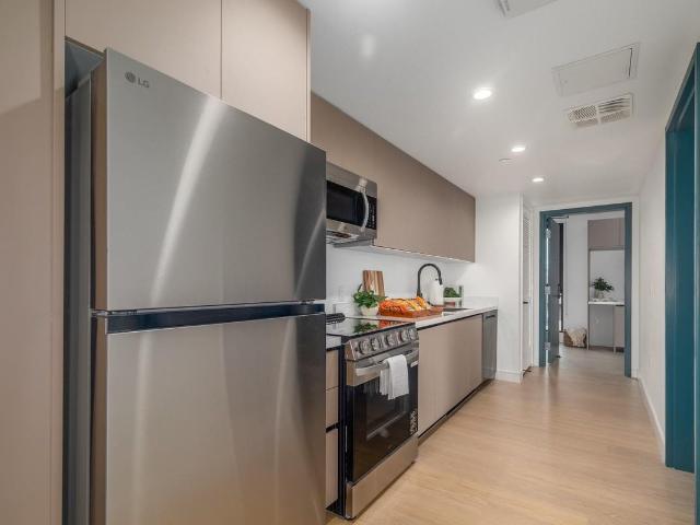 Miles at Highland 1 Bedroom Apartment for Rent at 1410 N Highland Ave, Los Angeles, CA 90028 Central Hollywood