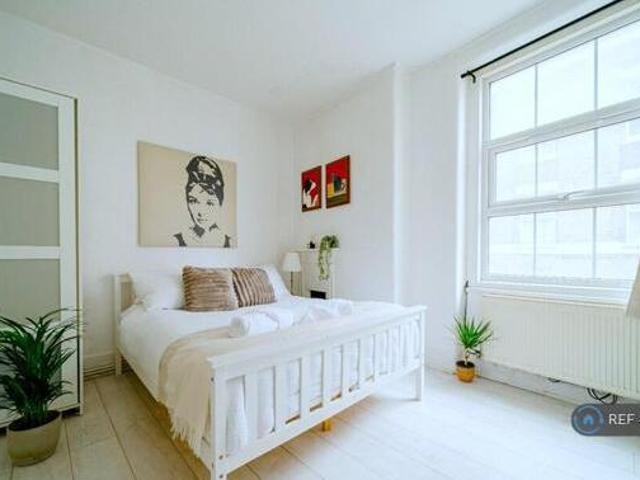 Miles Buildings, London, 2 Bedroom Flat