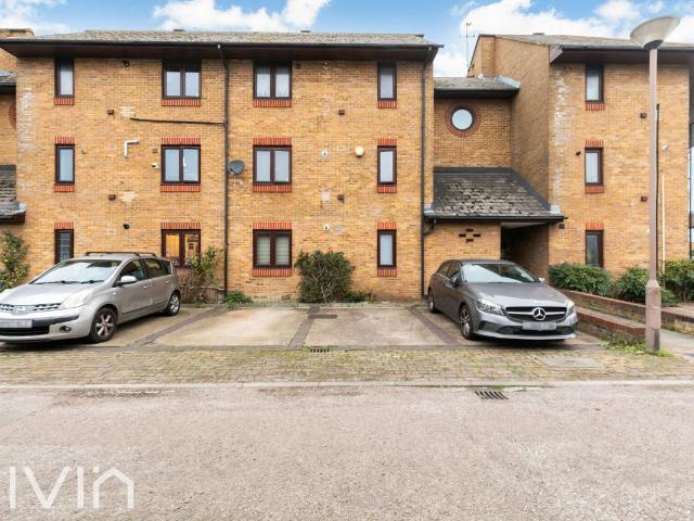 Miles Court, Cuthbert Road CR0, 1 bed flat to rent, £1,350 pcm | PrimeLocation