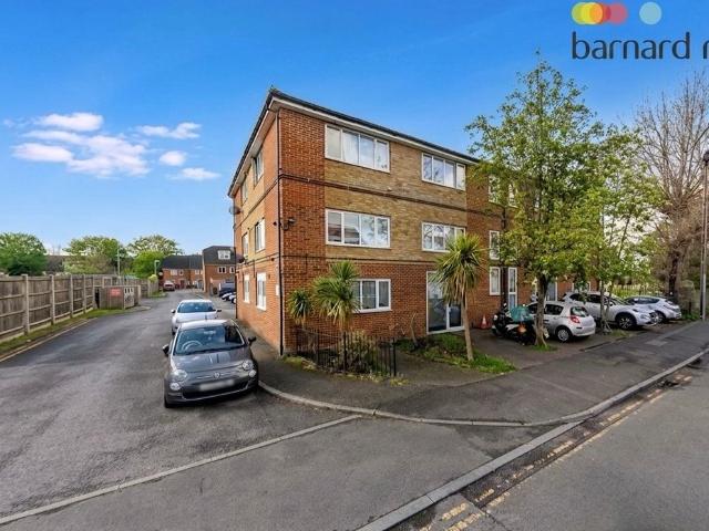 Miles Road, Mitcham CR4, 1 bed flat to rent, £1,450 pcm | PrimeLocation