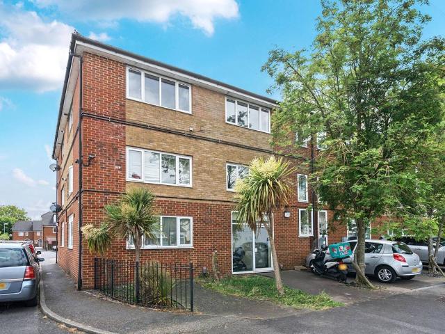 Miles Road, Mitcham CR4, 1 bed flat to rent, £2,384 pcm | PrimeLocation