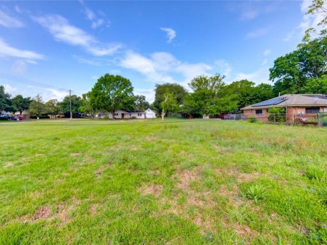 Miles St, Rosenberg, TX 77471