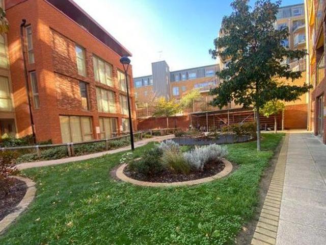 Milestone House, Old Kent Road, 3 Bedroom Flat