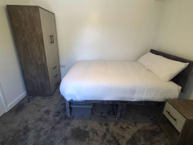 Milestone Road, Dartford DA2, Room to rent, £750 pcm | PrimeLocation