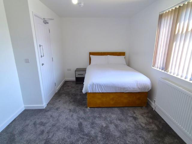 Milestone Road, Dartford DA2, Room to rent, £900 pcm | PrimeLocation