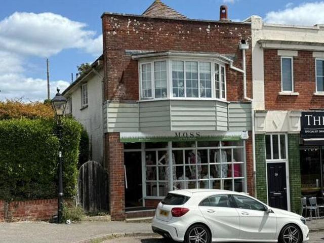 Milford On Sea, Church Hill, Lymington, 2 Bedroom Apartment