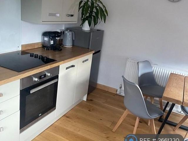 Milford Gardens, Eastleigh, SO53 3 bed semi detached house to rent £2,379 pcm £549 pw