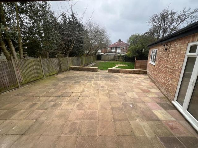 Milford Gardens, Edgware HA8, Room to rent, £1,100 pcm | PrimeLocation