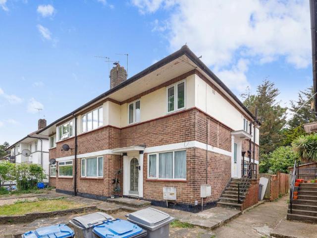 Milford Gardens, Wembley, HA0 2 bed flat to rent £1,900 pcm £438 pw