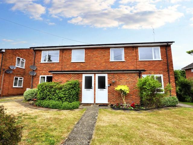 Milford Road, Elstead, Godalming, Surrey GU8, 2 bed maisonette to rent, £1,550 pcm | PrimeLocation