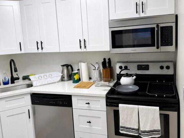 Milford St Ext Unit B, Plainville, Condo For Sale