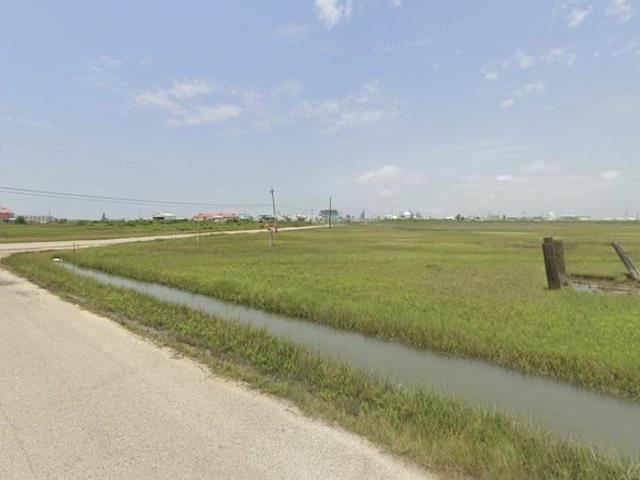 Militia Dr, Freeport, TX 77541