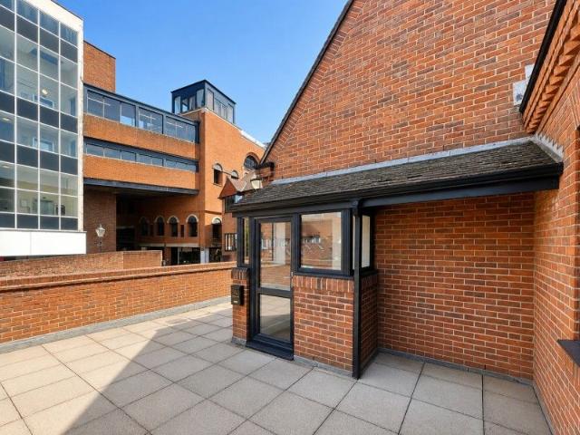 Milkhouse Gate, Guildford GU1, 2 bed flat to rent, £2,750 pcm | PrimeLocation