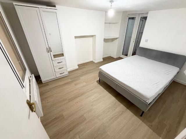 Milkwood Road, London SE24, Studio to rent, £1,295 pcm | PrimeLocation