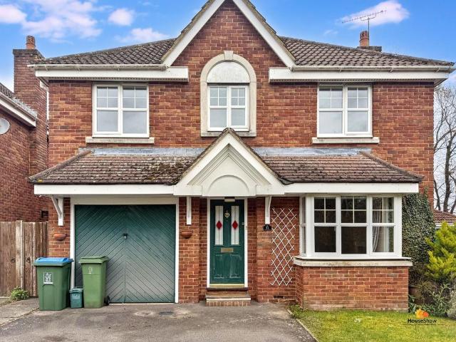 Mill Mead, Wendover, HP22 3 bed property to rent £2,150 pcm £496 pw