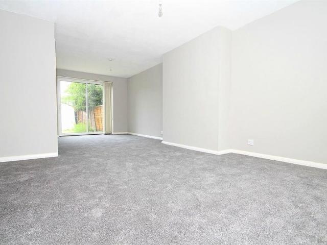 Mill Close, Middlesex UB7 3 bed end of terrace house to rent £2,100 pcm £485 pw