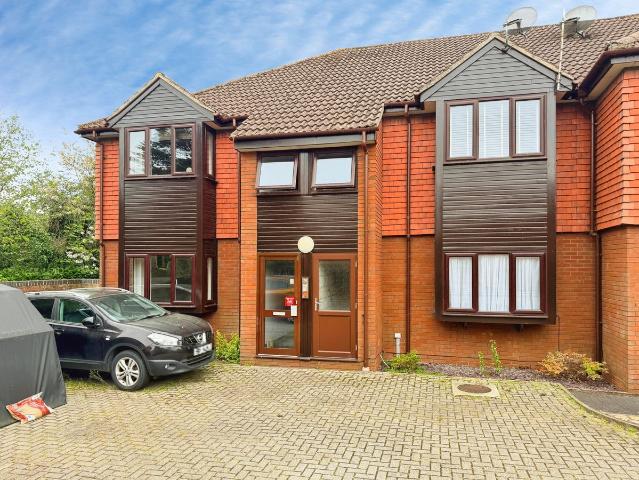 Mill Close, Sherfield On Loddon, Hook RG27, 1 bed flat to rent, £995 pcm | PrimeLocation