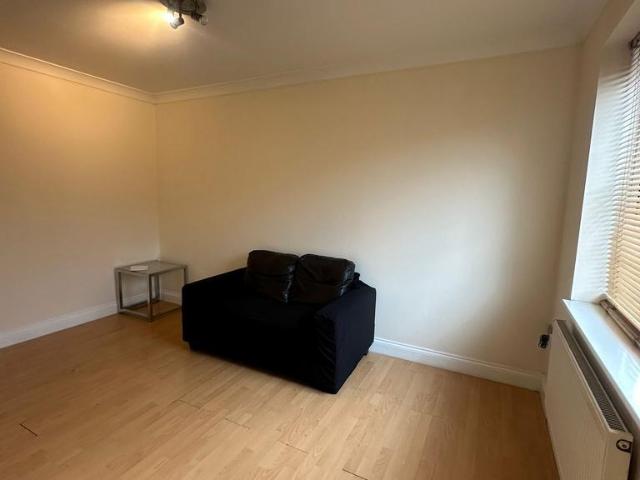 Mill Gardens, Mill Street, Luton 1 bed flat to rent £1,050 pcm £242 pw