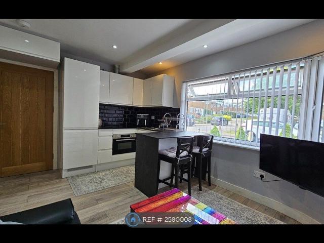 Mill Hill, London NW7, 1 bed flat to rent, £1,500 pcm | PrimeLocation