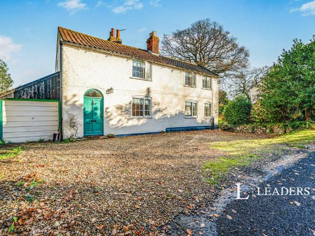 Mill Hill, Salhouse, NR13 3 bed detached house to rent £1,950 pcm £450 pw