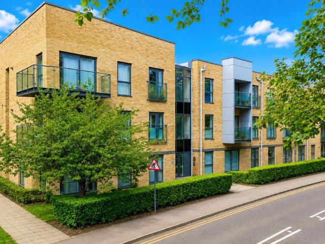 Mill House, Nash Mills Wharf HP3, 2 bed flat to rent, £1,550 pcm | PrimeLocation