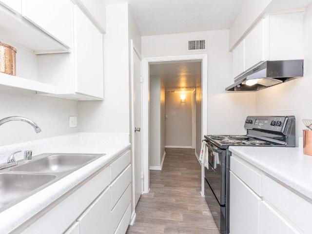 Mill House Apartments 1 Bedroom Apartment for Rent at 4302 Woodhollow Dr, Dallas, TX 75237 Redbird