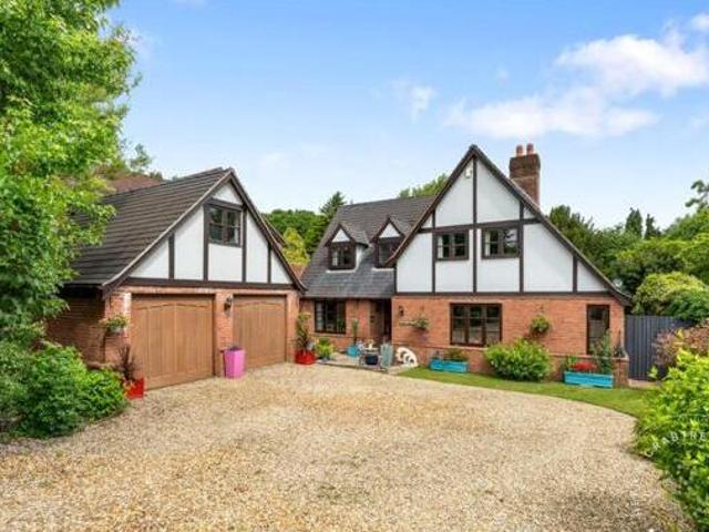 Mill Lane, Castleton, 4 Bedroom Detached