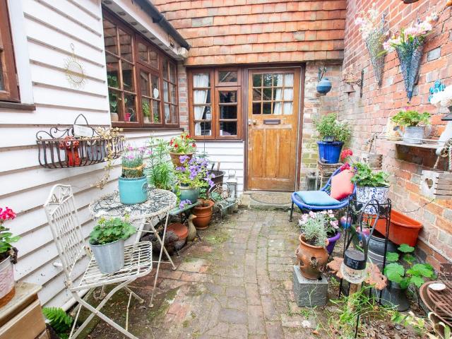Mill Lane, East Hoathly BN8, 1 bed property to rent, £1,000 pcm | PrimeLocation
