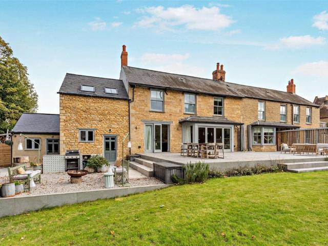 Mill Lane, Kettering NN14 5 bed house to rent £3,750 pcm £865 pw