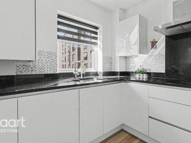 Mill Lane, Kent 2 bed apartment to rent £1,600 pcm £369 pw