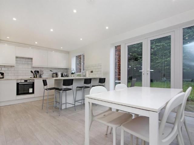 Mill Lane, Harbledown, Canterbury, CT2 6 bed detached house to rent £3,500 pcm £808 pw