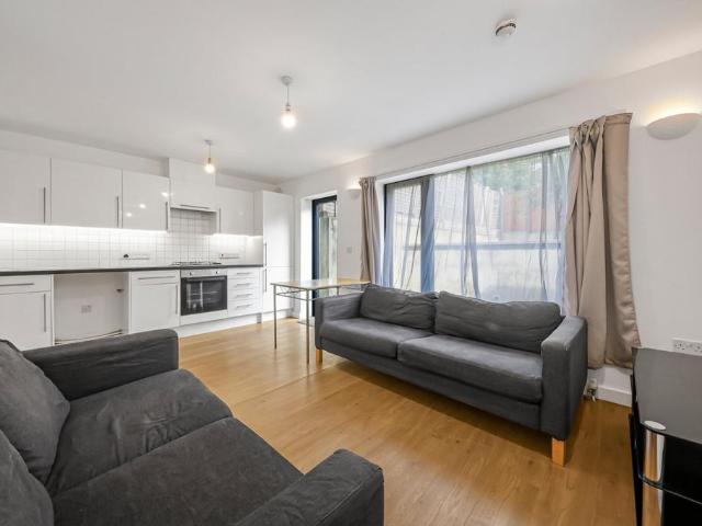 Mill Lane, London 3 bed flat to rent £3,250 pcm £750 pw