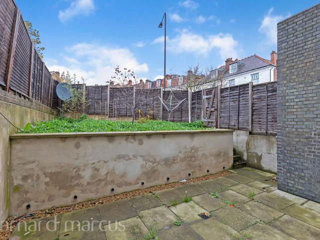 Mill Lane, West Hampstead NW6, 3 bed flat to rent, £3,500 pcm | PrimeLocation
