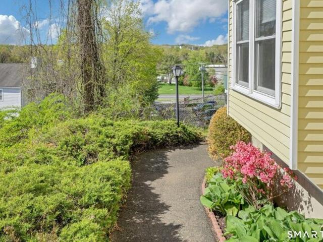 Mill Plain Rd Unit, Danbury, Condo For Sale