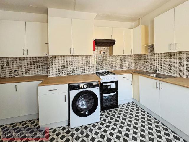 Mill Road, CAMBRIDGE, CB1 3 bed flat to rent £2,350 pcm £542 pw