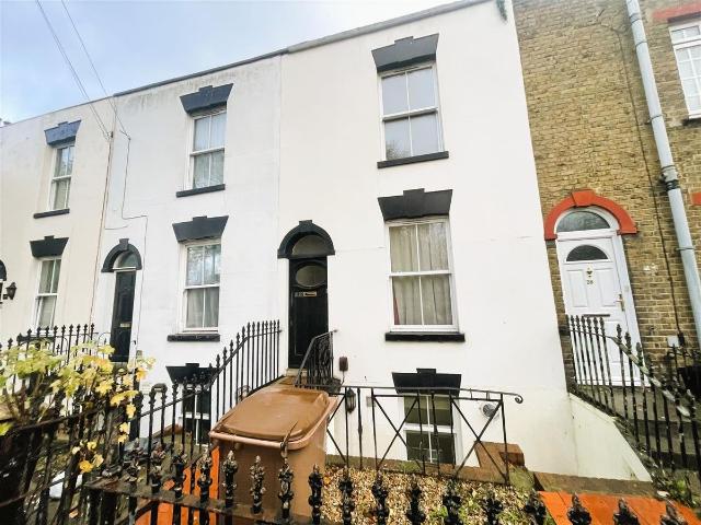 Mill Road, Gillingham ME7, 4 bed terraced house to rent, £1,550 pcm | PrimeLocation