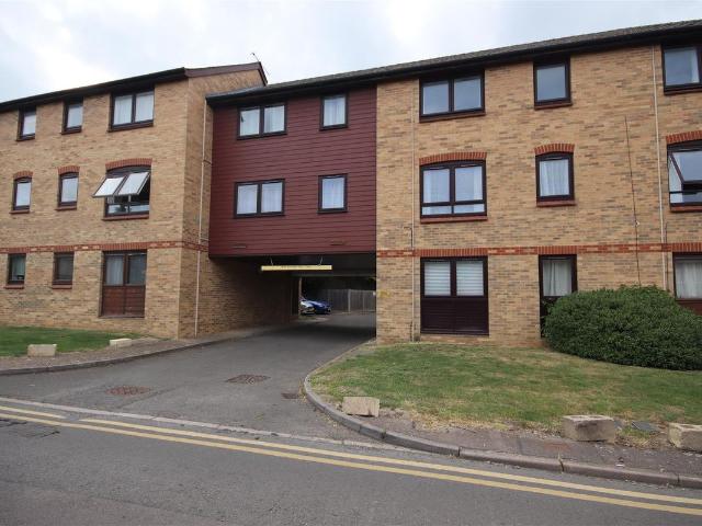 Mill Road, Royston SG8, 1 bed flat to rent, £995 pcm | PrimeLocation