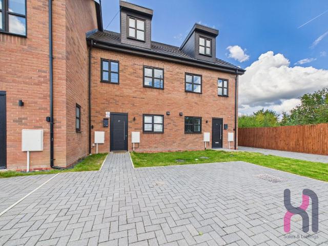 Mill Street, Ashton In Makerfield WN4, 4 bed terraced house to rent, £1,600 pcm | PrimeLocation