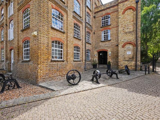 Mill Street, East Malling, West Malling ME19, 2 bed flat to rent, £1,550 pcm | PrimeLocation